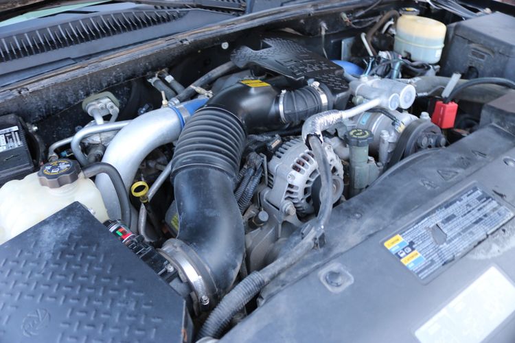 2002 GMC Sierra 2500HD SLT | Victory Motors of Colorado