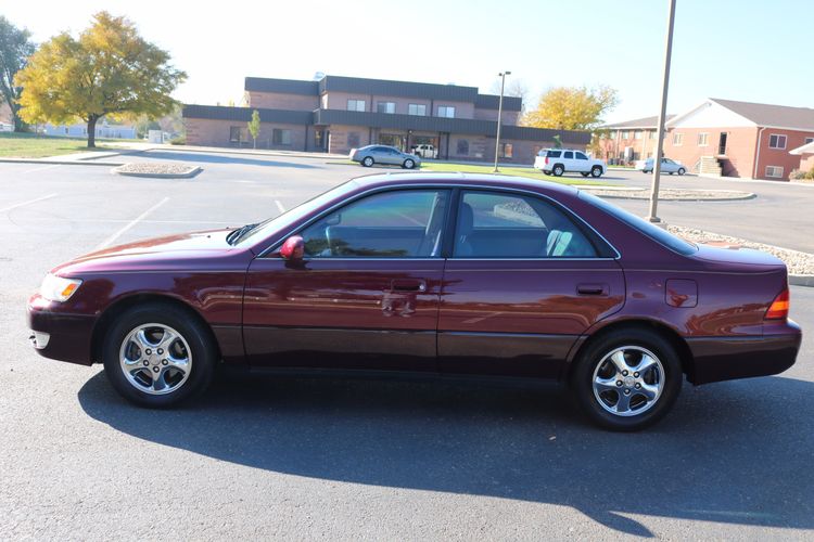1998 Lexus ES 300 Base | Victory Motors of Colorado