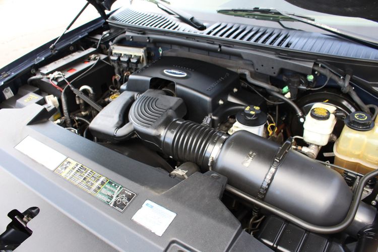 2003 Ford Expedition Eddie Bauer | Victory Motors of Colorado