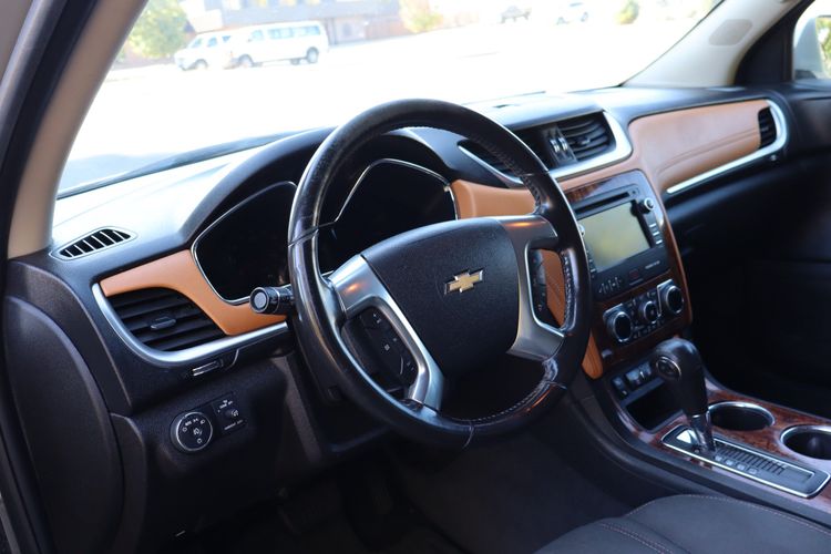 2013 Chevrolet Traverse 2LT | Victory Motors of Colorado