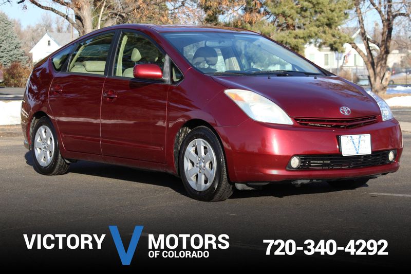 2004 Toyota Prius Photos
