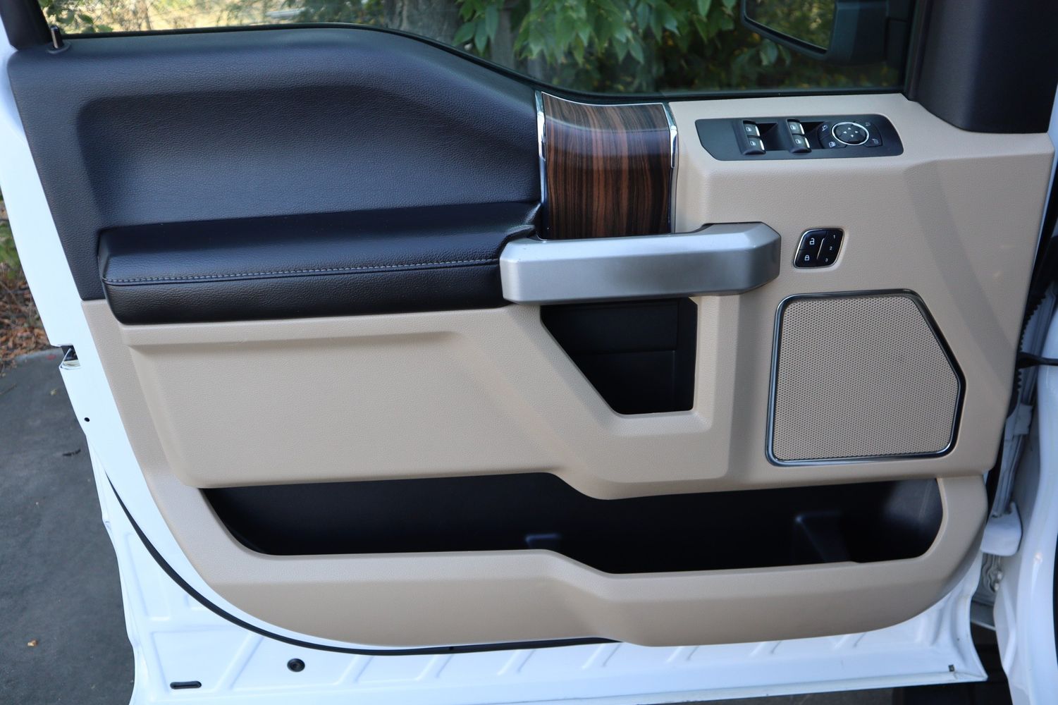 2015 Ford F-150 Lariat | Victory Motors of Colorado