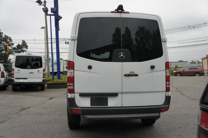 2016 Mercedes-Benz Sprinter Worker Photos