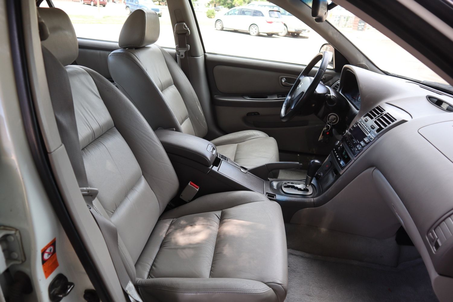 Nissan Maxima 2004 Black Interior