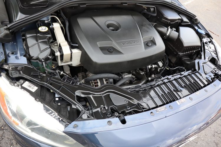 2015 Volvo S60 T5 Drive-E Platinum | Victory Motors of Colorado