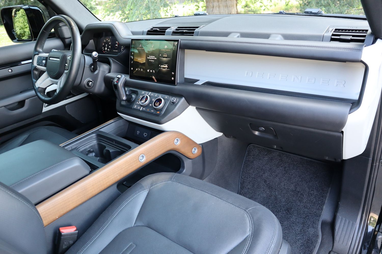 2022 Land Rover Defender 90 X-Dynamic HSE | Victory Motors of Colorado