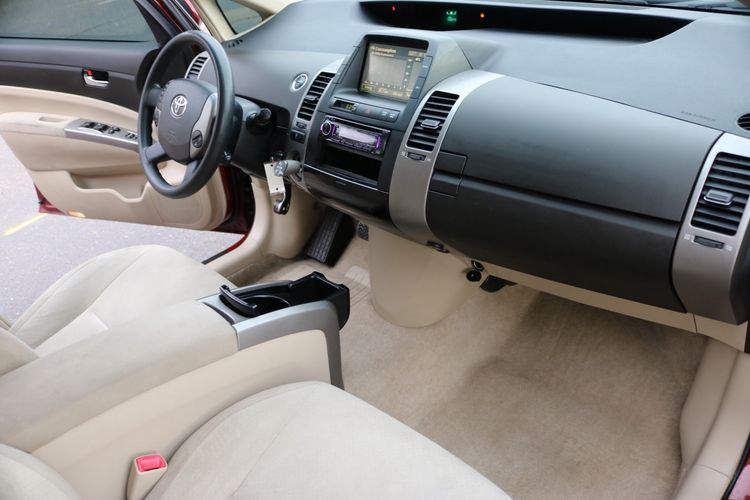 2004 Toyota Prius | Victory Motors of Colorado