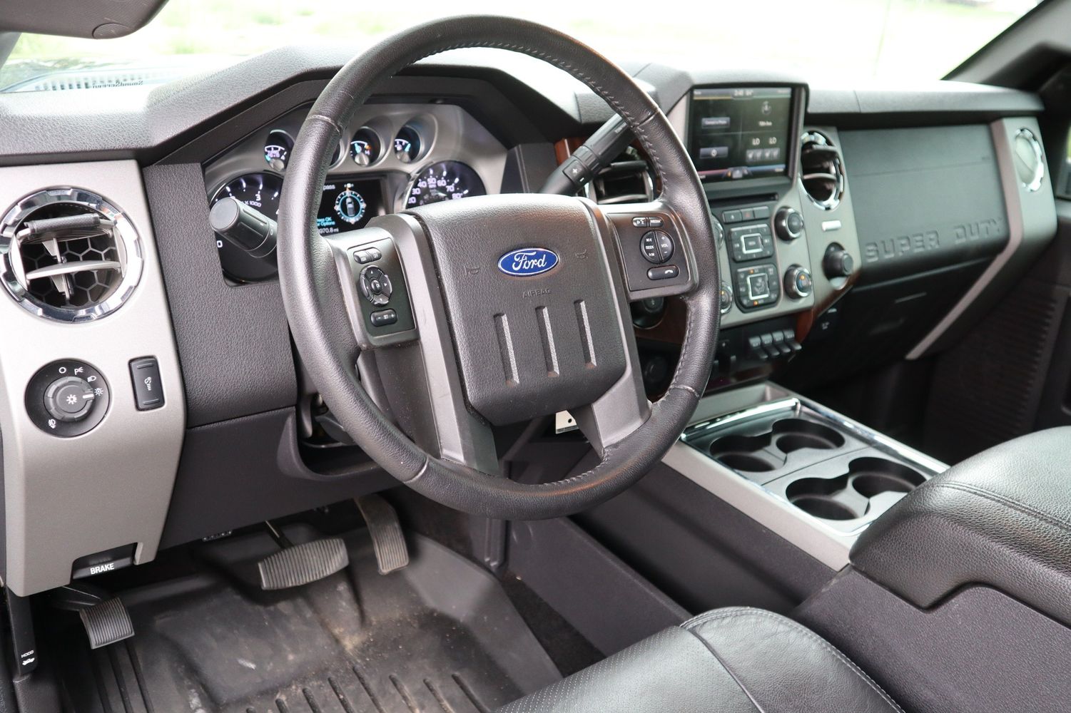 2015 Ford F-350 Super Duty Lariat | Victory Motors of Colorado