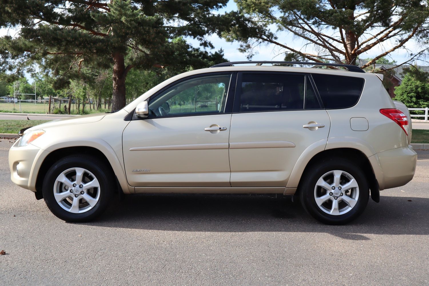 2009 Toyota RAV4 Limited | Victory Motors of Colorado