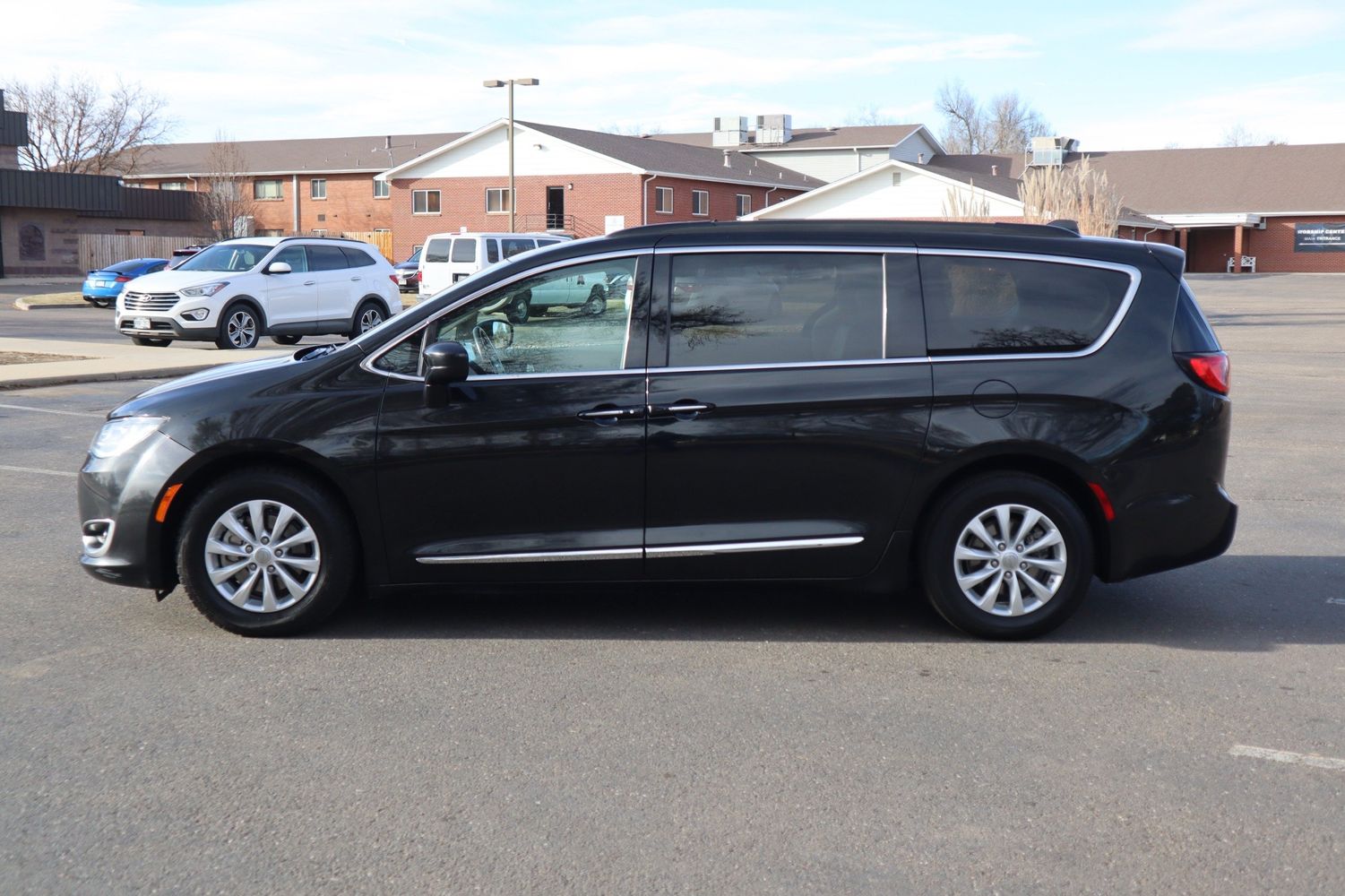 2017 Chrysler Pacifica Touring-L | Victory Motors of Colorado