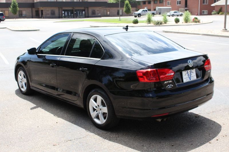 2012 Volkswagen Jetta Photos