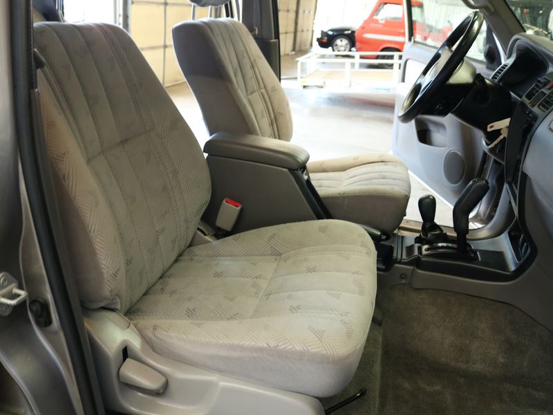 2002 Toyota 4Runner Photos