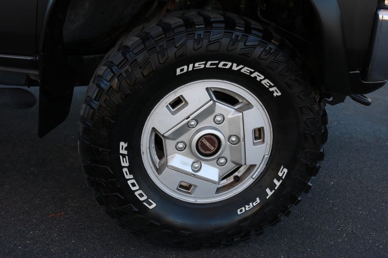 1993 Nissan Pathfinder Photos