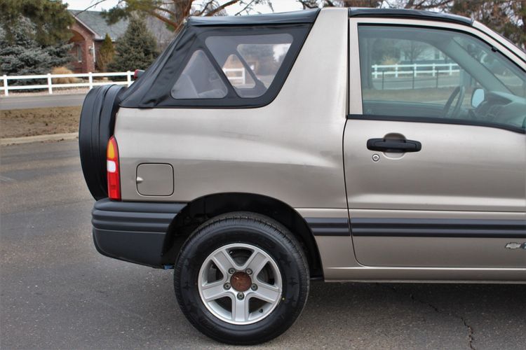 2002 Chevrolet Tracker Base | Victory Motors of Colorado