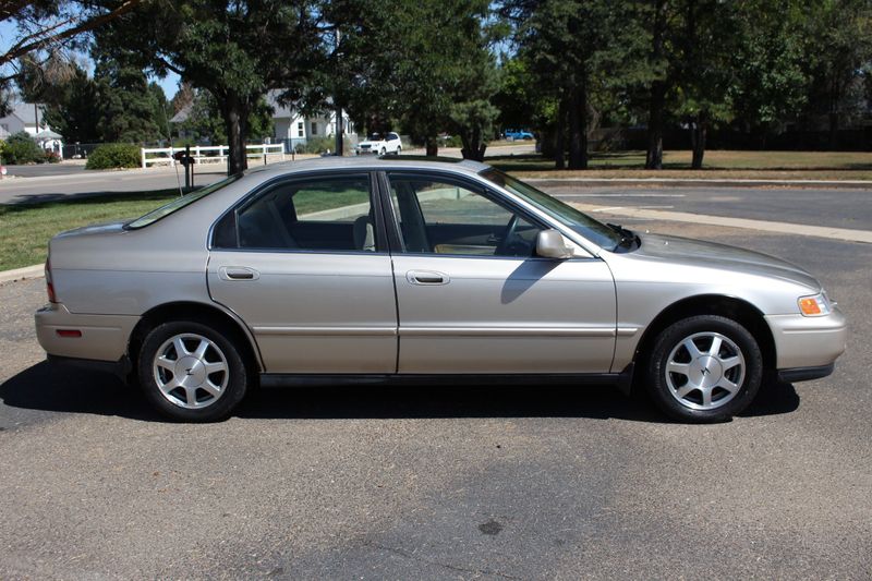 1994 Honda Accord Photos