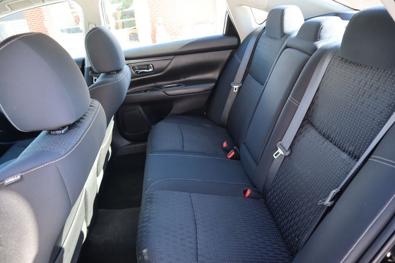 2016 Nissan Altima Photos