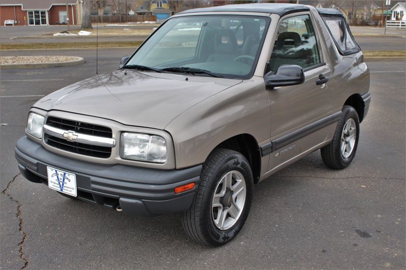 2002 Chevrolet Tracker Photos
