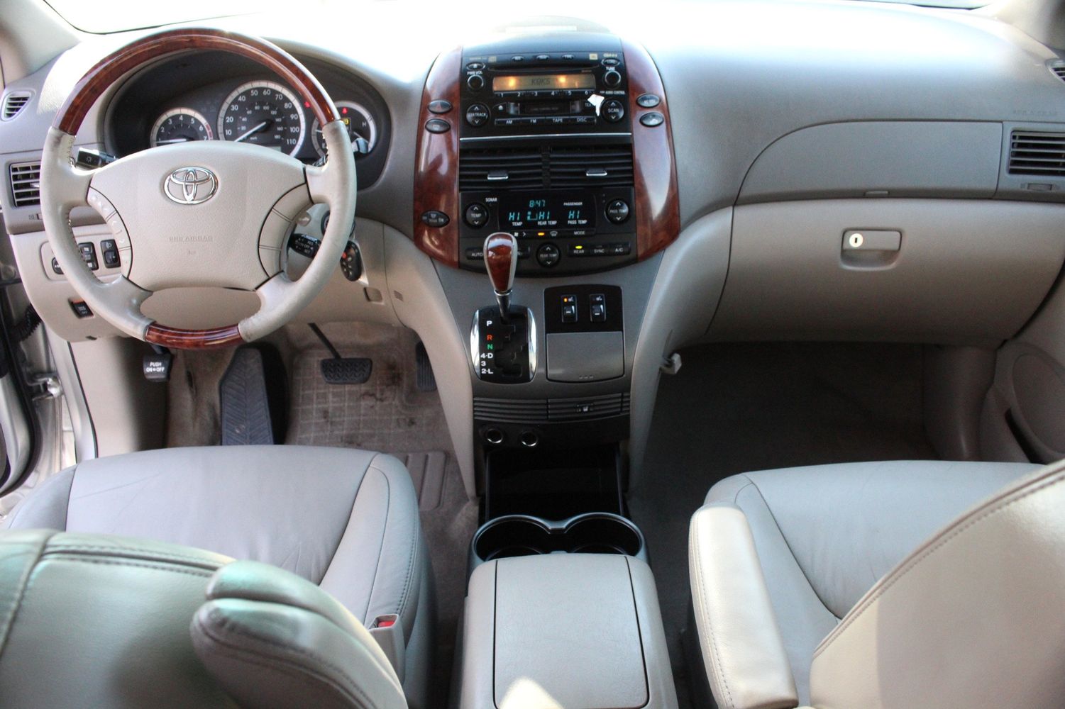 2004 Toyota Sienna XLE Limited 7 Passenger | Victory Motors of Colorado