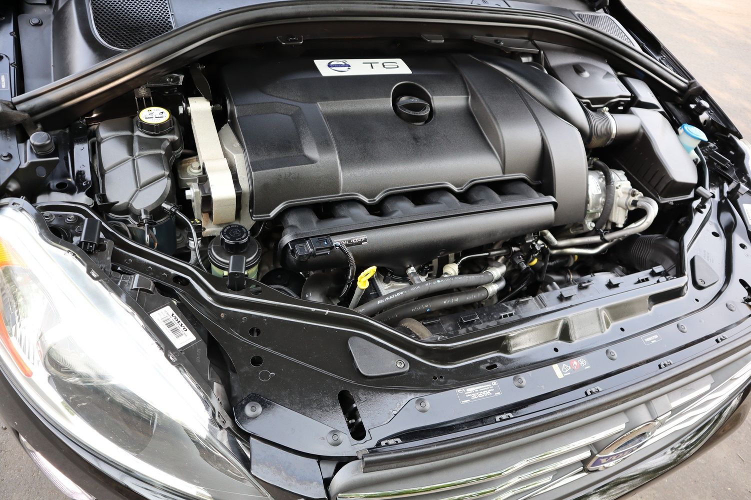 2015 Volvo XC60 T6 | Victory Motors of Colorado