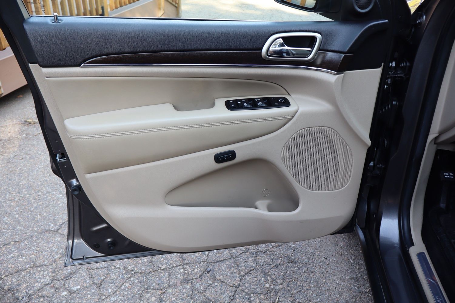 2014 Jeep Grand Cherokee Limited | Victory Motors of Colorado