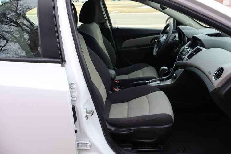 2014 Chevrolet Cruze LS Auto | Victory Motors of Colorado