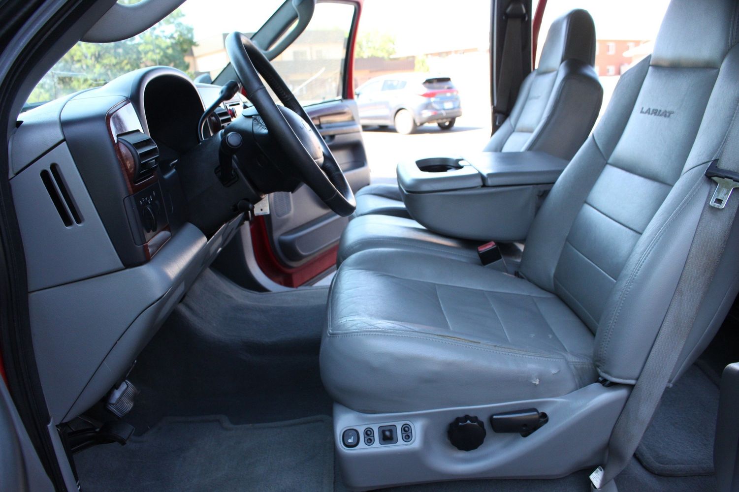 2005 Ford F-350 Super Duty Lariat | Victory Motors of Colorado