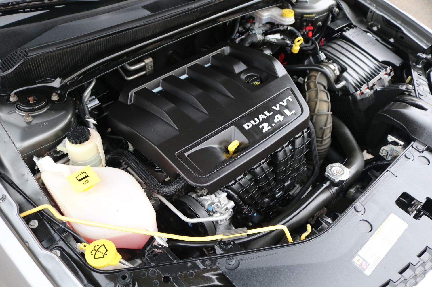 2013 Dodge Avenger SE | Victory Motors of Colorado