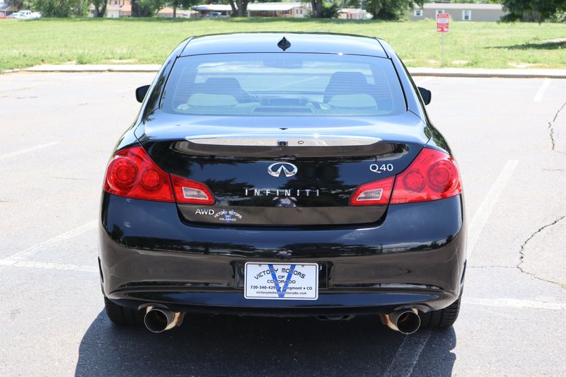 2015 INFINITI Q40 Photos