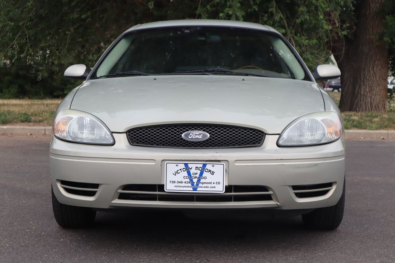 2005 Ford Taurus Photos