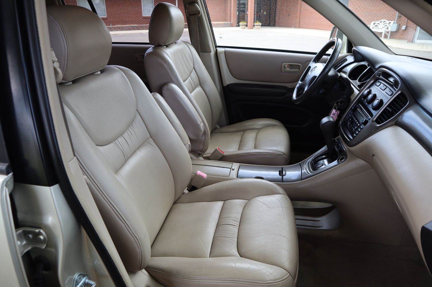 2003 Toyota Highlander Base | Victory Motors of Colorado