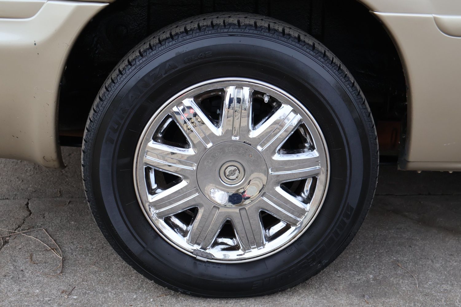 2006 Chrysler Town and Country Limited | Victory Motors of Colorado