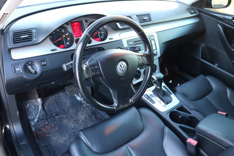 2008 Volkswagen Passat Photos