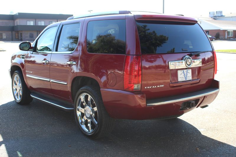 2007 Cadillac Escalade Photos