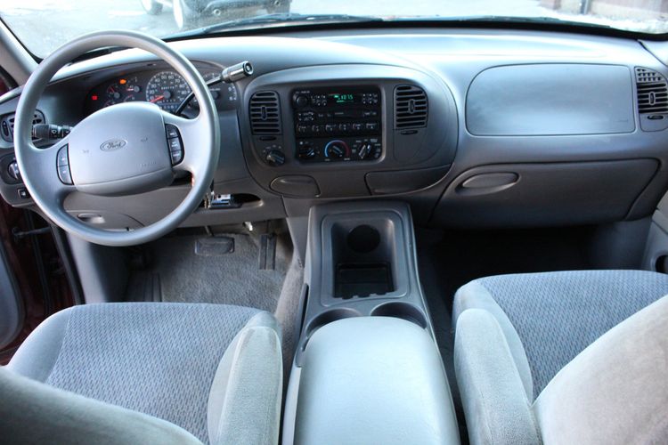 1998 Ford Expedition XLT | Victory Motors of Colorado