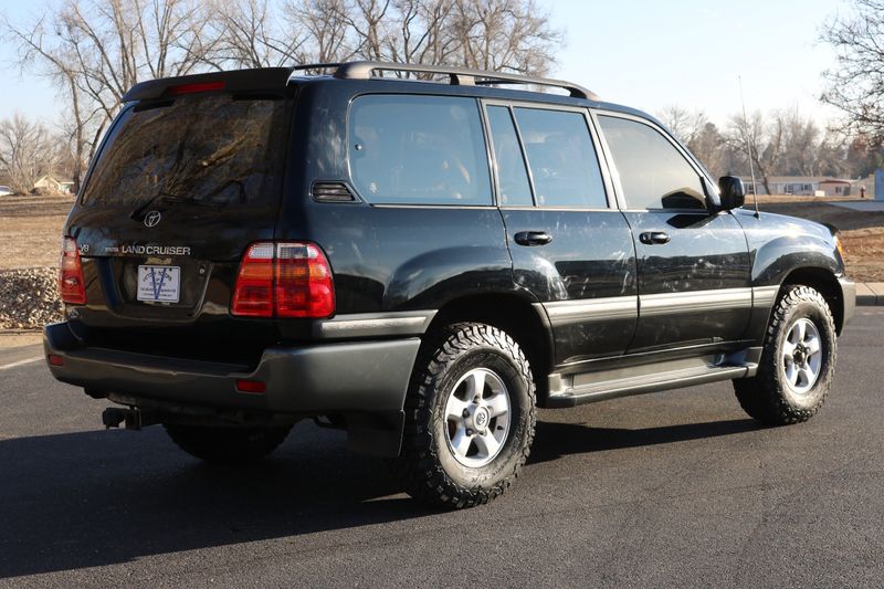 2000 Toyota Land Cruiser Photos