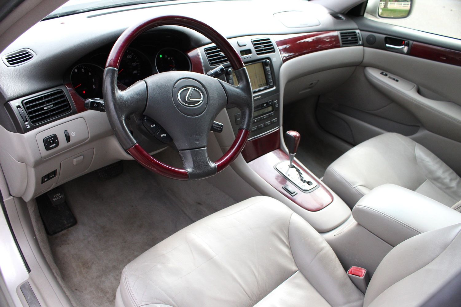 2004 Lexus ES 330 | Victory Motors of Colorado