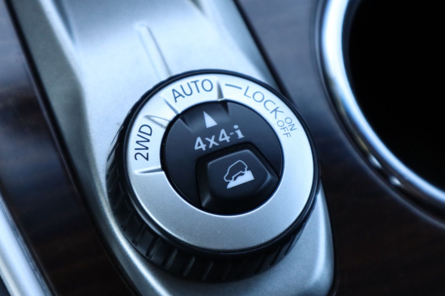 2015 Nissan Pathfinder Platinum | Victory Motors of Colorado