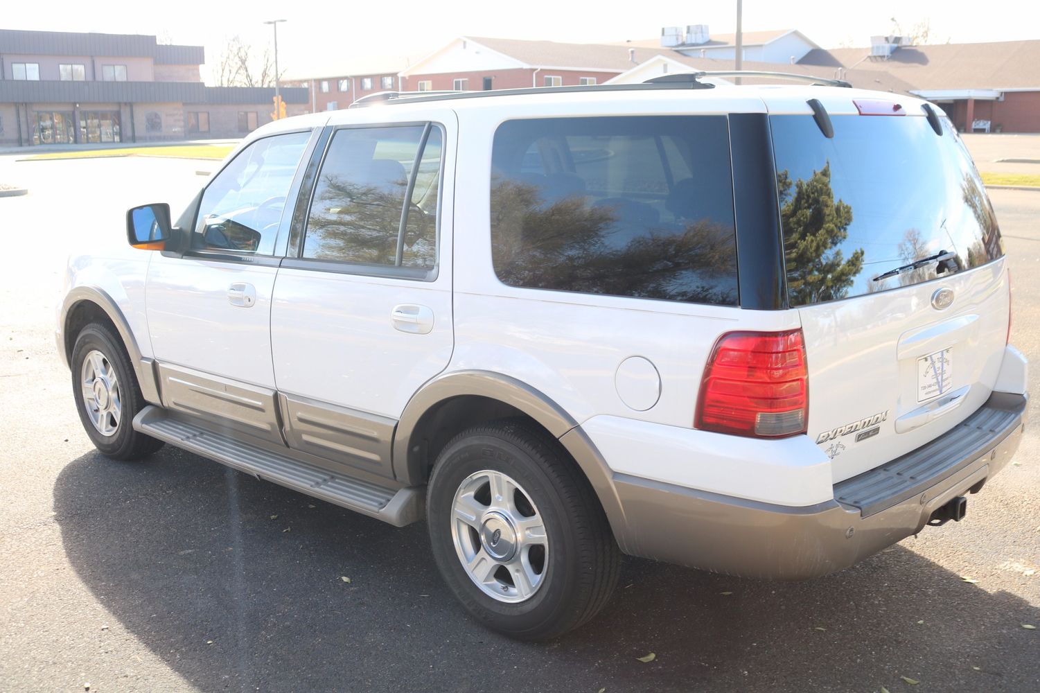 2004 Ford Expedition Eddie Bauer | Victory Motors of Colorado