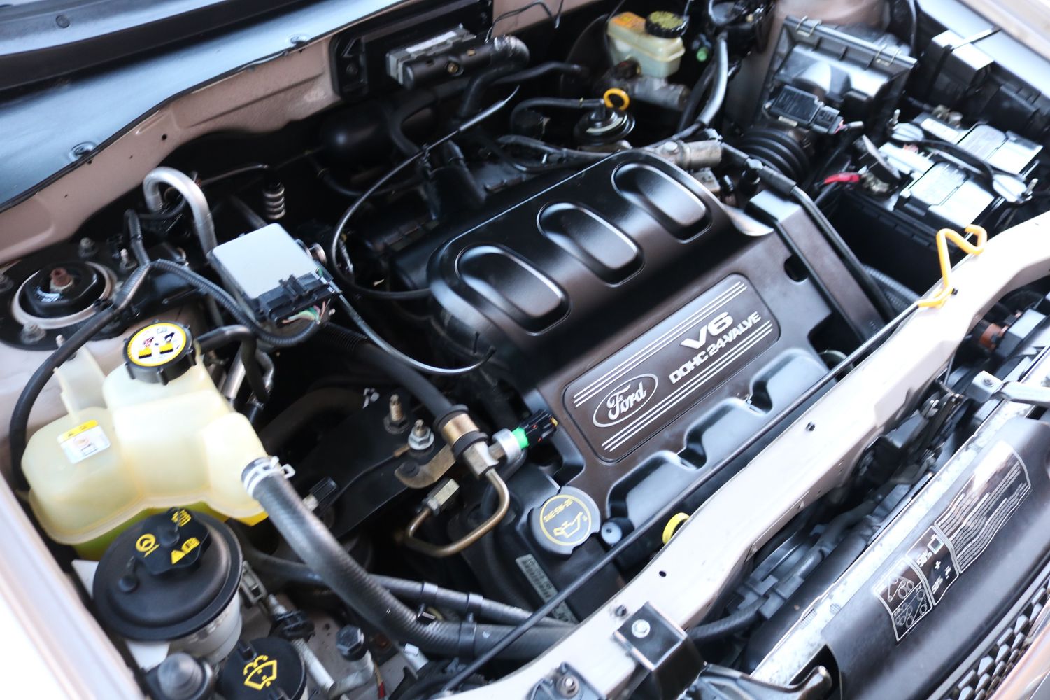 2001 Ford Escape XLT | Victory Motors of Colorado