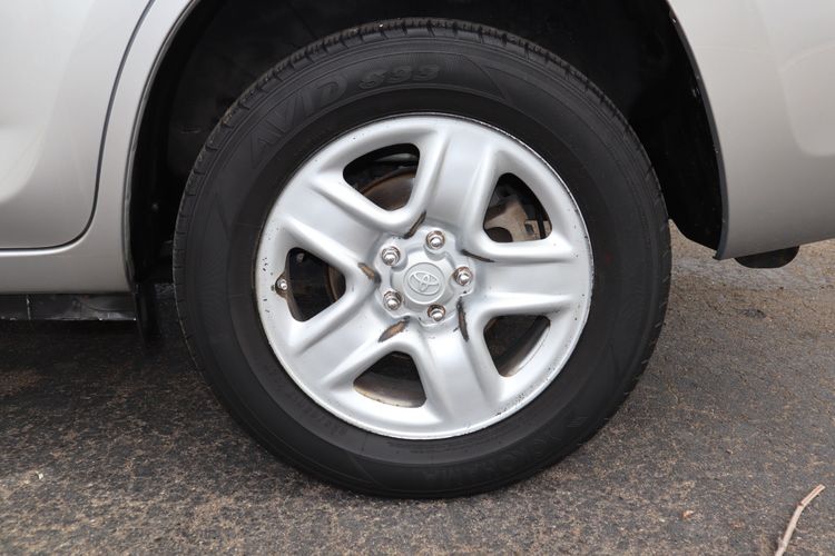 2007 Toyota RAV4 Base | Victory Motors of Colorado