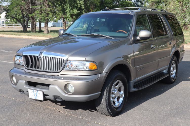 2001 Lincoln Navigator Base | Victory Motors of Colorado