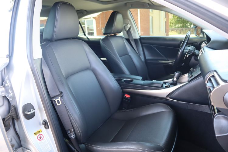 2016 Lexus IS 300 Base | Victory Motors of Colorado
