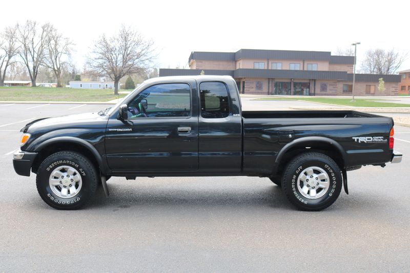 2000 Toyota Tacoma Photos