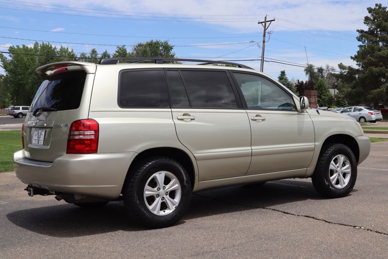2003 Toyota Highlander Photos