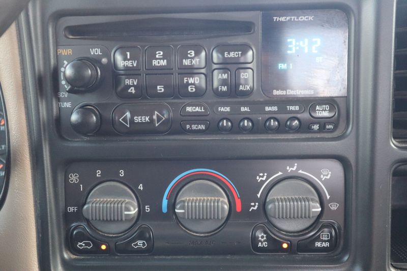 2002 Chevrolet Silverado 2500HD Photos