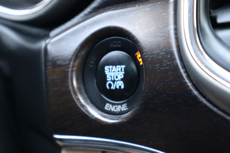 2014 Jeep Grand Cherokee Limited | Victory Motors of Colorado