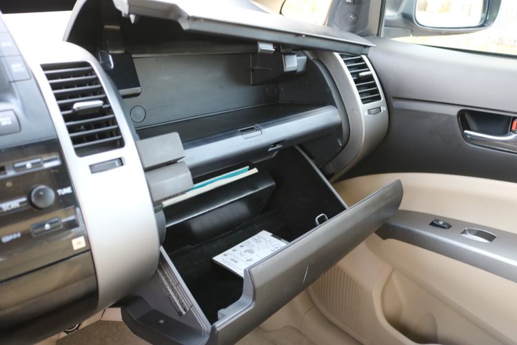 2004 Toyota Prius Hybrid | Victory Motors of Colorado