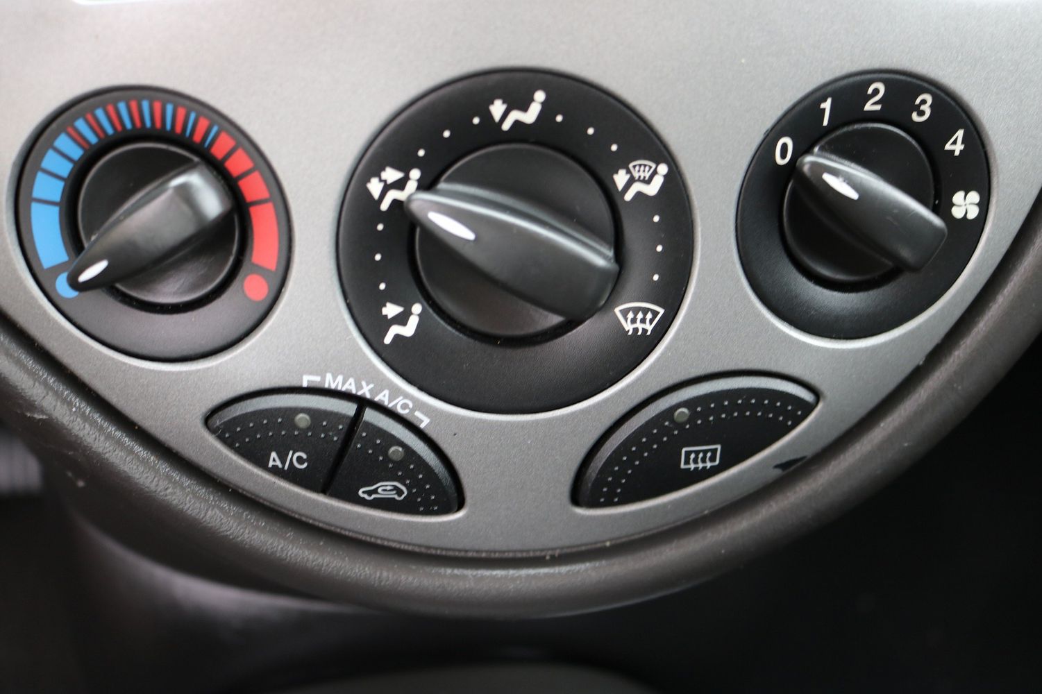 2003 Ford Focus ZX3 | Victory Motors of Colorado