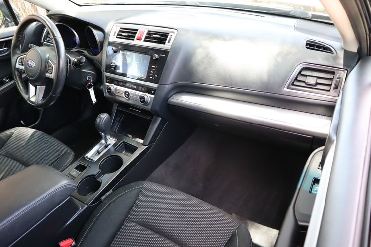 2017 Subaru Outback 2.5i Premium | Victory Motors of Colorado