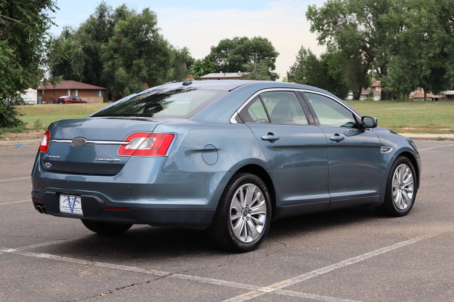 2010 Ford Taurus Limited | Victory Motors of Colorado